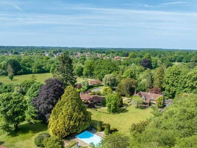 6 Bedroom Detached House For Sale In Hampshire