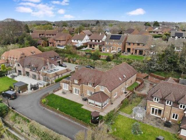6 Bedroom Detached House For Sale In Hempstead