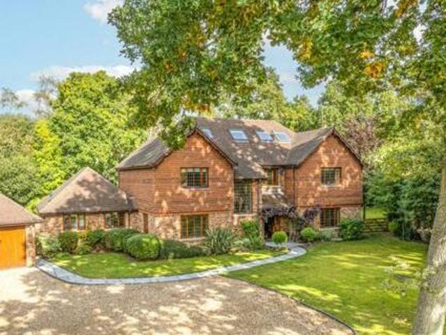 6 Bedroom Detached House For Sale In Hitches Lane, Fleet