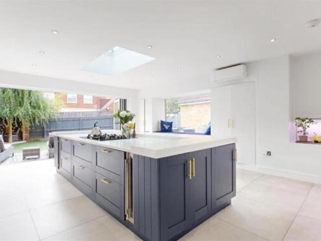 6 bedroom detached house for sale in Hidcote Drive, Westcroft, Milton Keynes, MK4