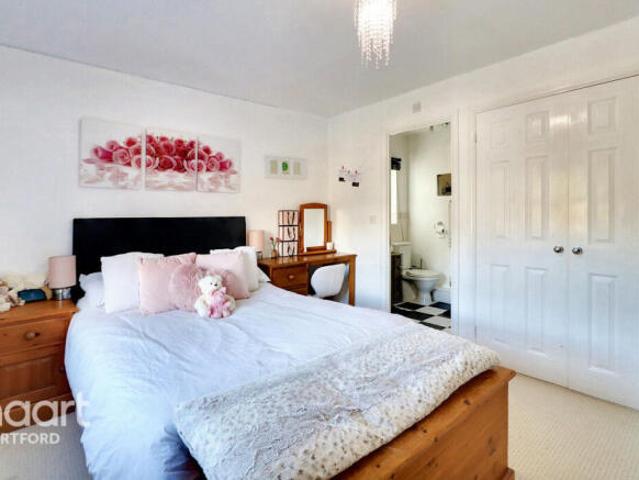 6 bedroom detached house for sale in High Trees, Dartford, DA2
