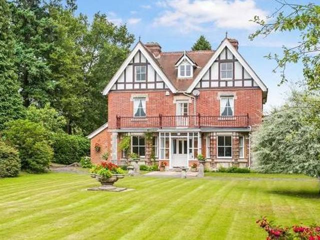 6 bedroom detached house for sale in High Broom Road Crowborough TN6