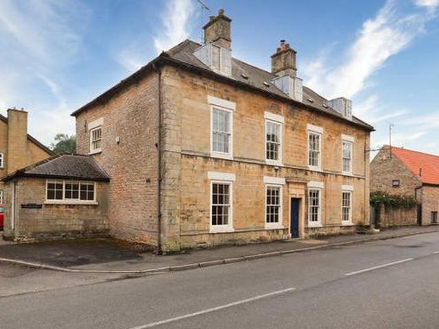 6 bedroom detached house for sale in High Street Whitwell S80