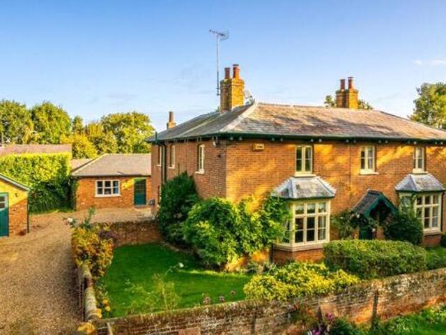 6 Bedroom Detached House For Sale In Hulcott, Buckinghamshire