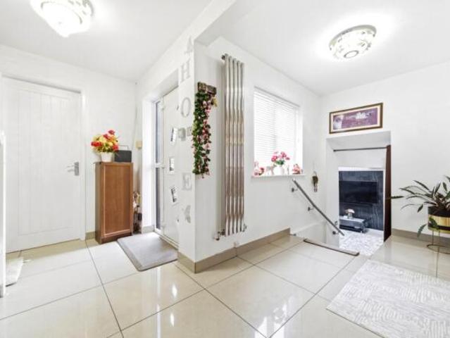 6 bedroom detached house for sale in Ivatt Close, Thurnby, Leicester, LE7