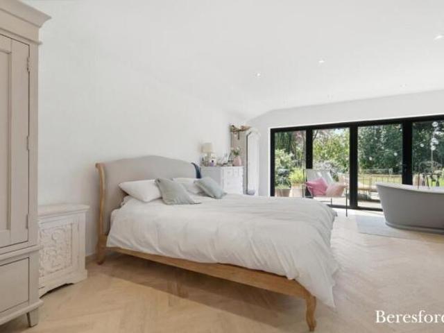 6 bedroom detached house for sale in Ongar Road, Pilgrims Hatch, CM15
