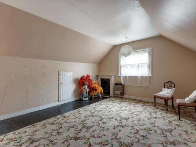 6 bedroom detached house for sale in Oakdale Road, Tunbridge Wells, Kent TN4