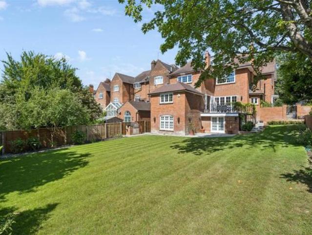 6 bedroom detached house for sale in Oakhill Avenue, London, NW3
