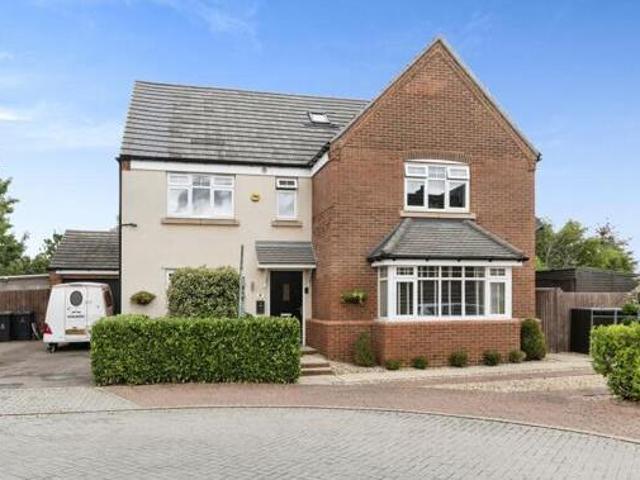6 Bedroom Detached House For Sale In Lower Stondon, Henlow