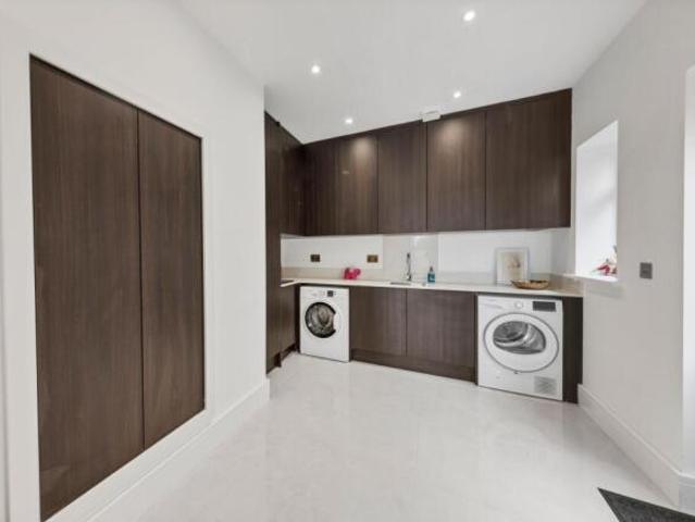 6 bedroom detached house for sale in London Road, Appleton, WA4
