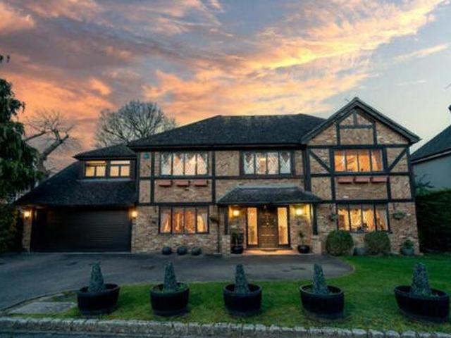 6 Bedroom Detached House For Sale In London