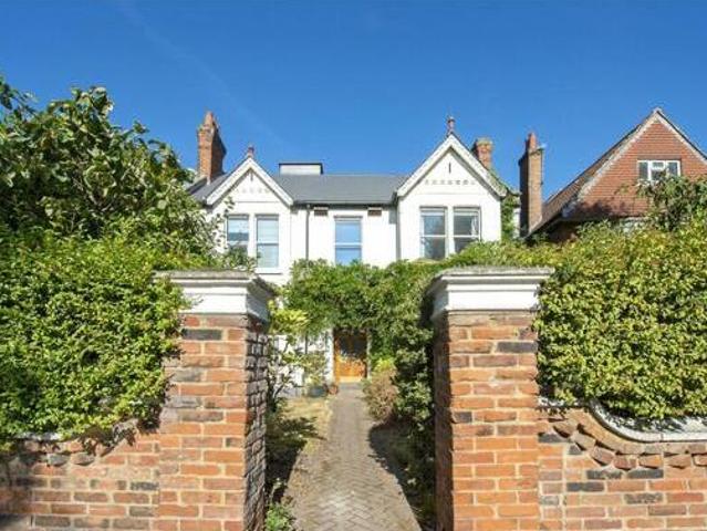 6 Bedroom Detached House For Sale In London