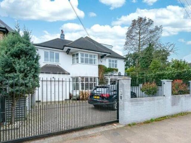 6 Bedroom Detached House For Sale In London