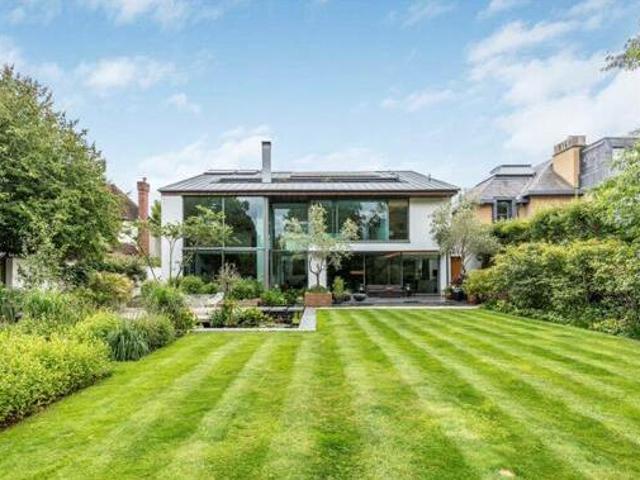 6 Bedroom Detached House For Sale In London