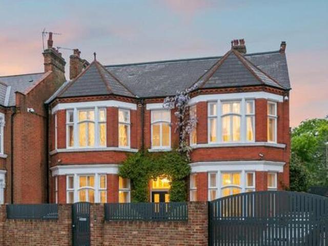 6 Bedroom Detached House For Sale In London