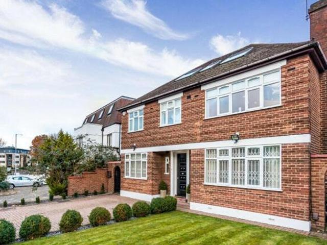 6 Bedroom Detached House For Sale In London