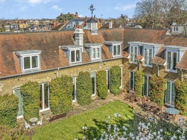 6 Bedroom Detached House For Sale In London
