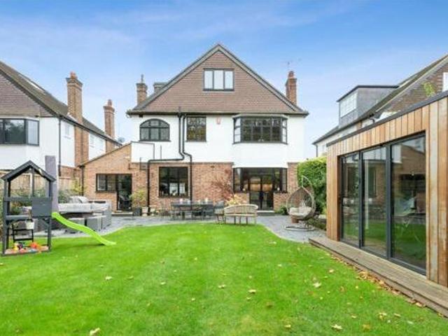 6 Bedroom Detached House For Sale In London