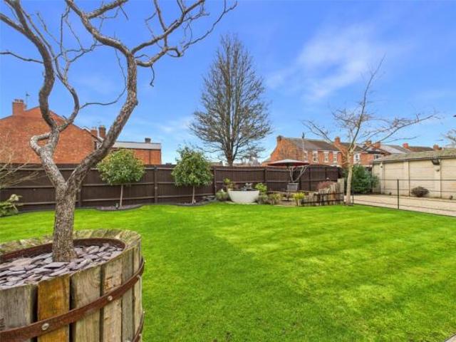 6 bedroom detached house for sale in Lansdown Road, Gloucester, Gloucestershire, GL1
