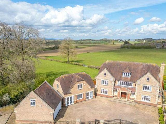 6 Bedroom Detached House For Sale In Leicester