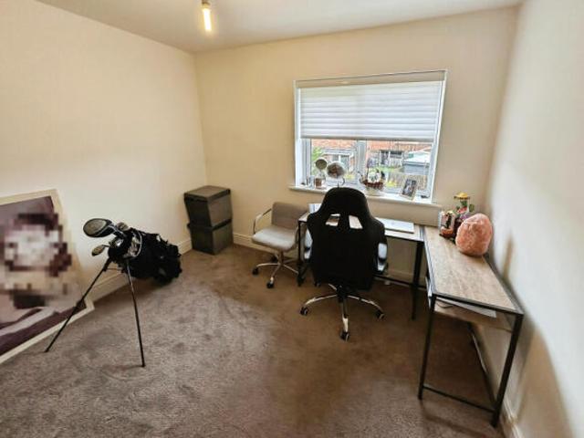 6 bedroom detached house for sale in Leon Drive, Stanground South, Peterborough, Cambridgeshire, PE2