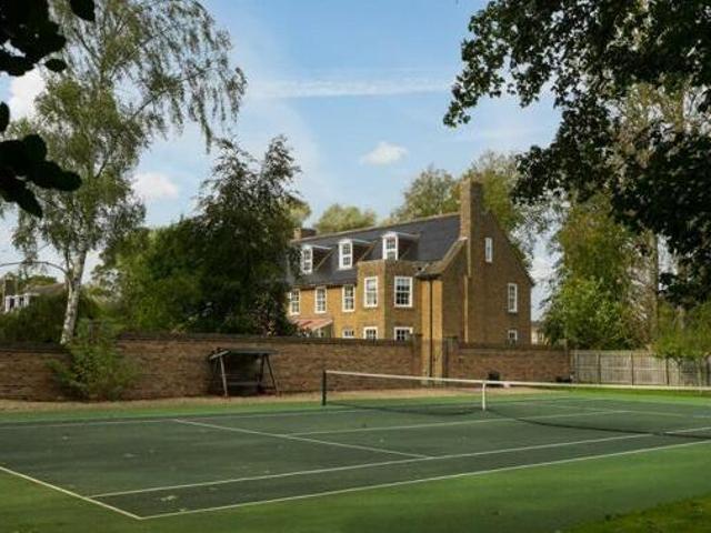6 Bedroom Detached House For Sale In Montgomery Square