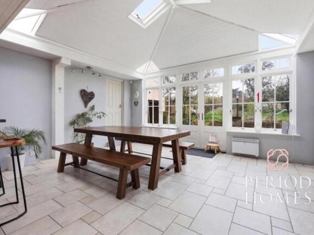6 bedroom detached house for sale in Main Road, Broomfield, CM1