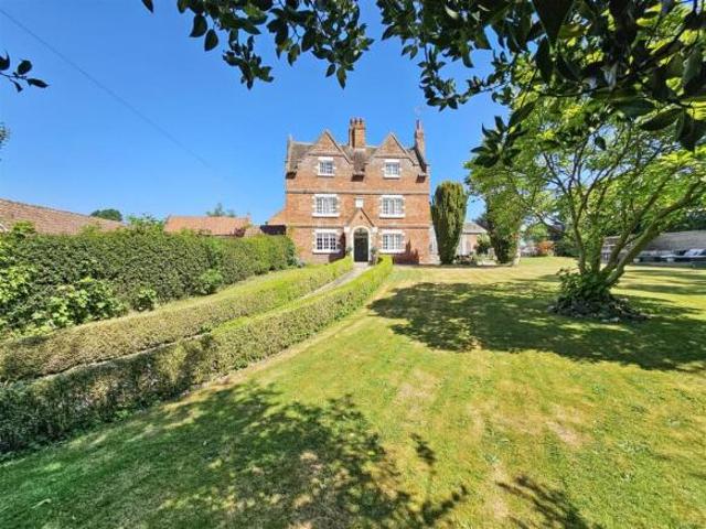 6 bedroom detached house for sale in Main Street, Woodborough, Nottingham, NG14
