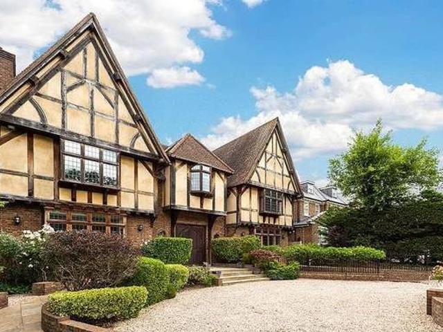 6 bedroom detached house for sale in Manor Road Chigwell Essex IG7 IG7