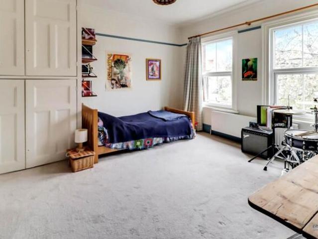 6 bedroom detached house for sale in Mansfield Road, Reading, RG1