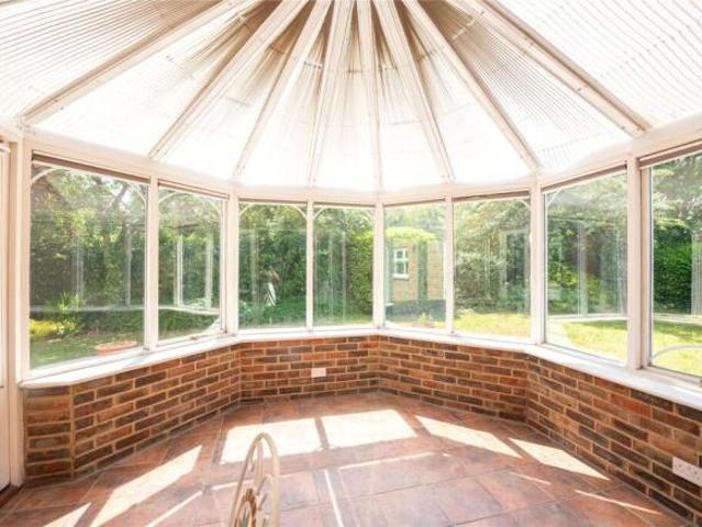6 bedroom detached house for sale in March Meadow, Wavendon Gate, Milton Keynes, Buckinghamshire, MK7