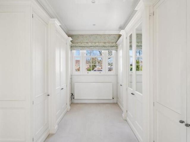 6 bedroom detached house for sale in Marshals Drive, St. Albans, AL1