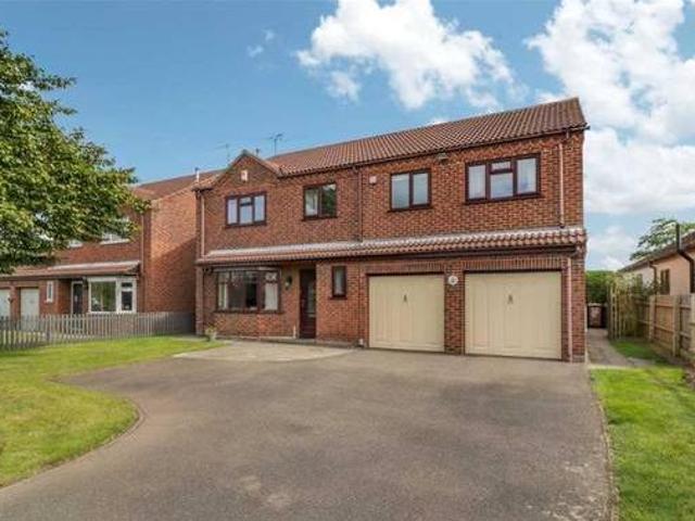 6 bedroom detached house for sale in Mill Lane North Hykeham North Hykeham Lincoln LN6