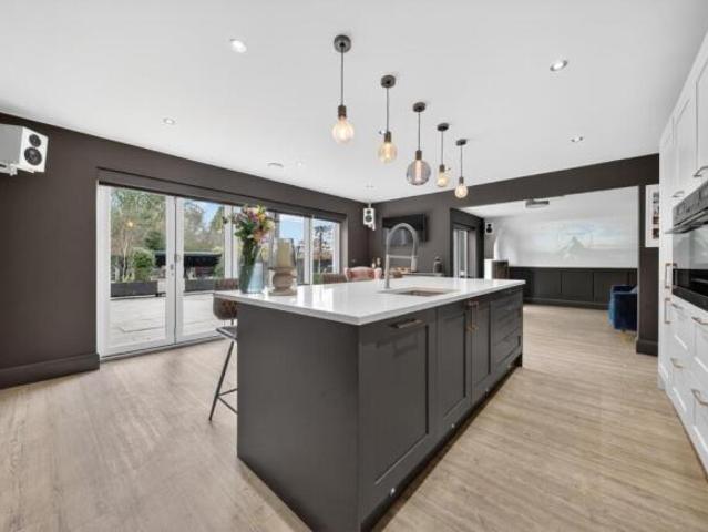 6 bedroom detached house for sale in Millstone Close, Burley In Wharfedale, LS29
