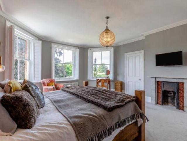 6 bedroom detached house for sale in Nargate Street, Littlebourne, Kent, CT3