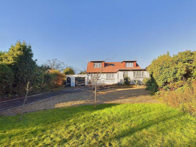 6 bedroom detached house for sale in Newling Way, High Salvington, Worthing BN13 3DG, BN13