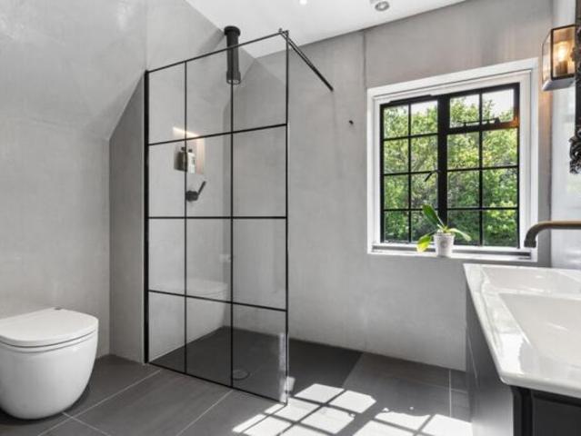 6 bedroom detached house for sale in Sandpit Lane, St. Albans, AL1