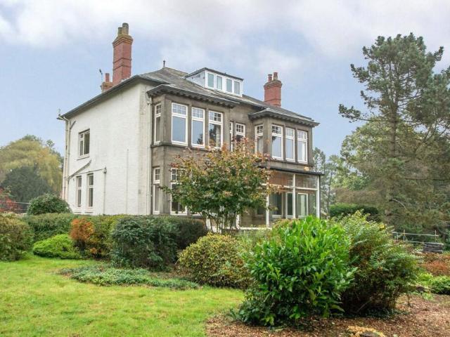 6 bedroom detached house for sale in Spencer House, Main Street, Leeds, LS17