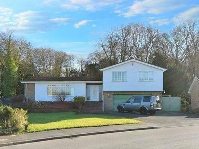 6 bedroom detached house for sale in St Edwards Drive Sudbrooke LN2