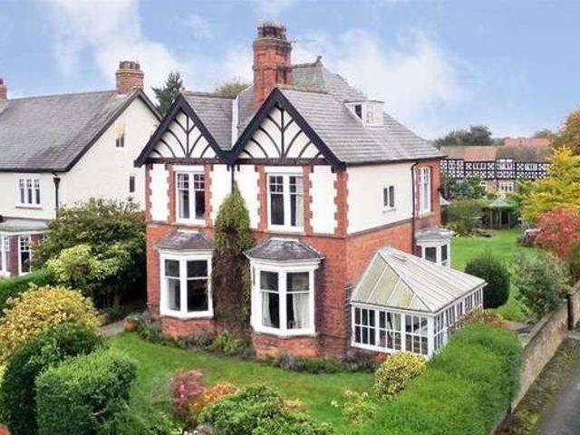 6 bedroom detached house for sale in St Johns Road Driffield YO25