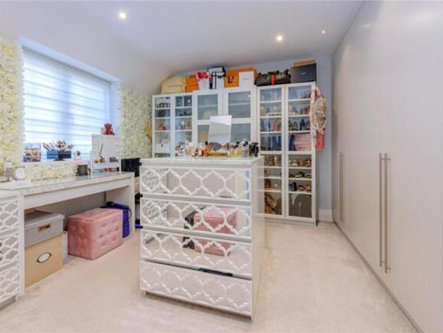 6 bedroom detached house for sale in Stables End, Aldenham, Watford, Hertfordshire, WD25