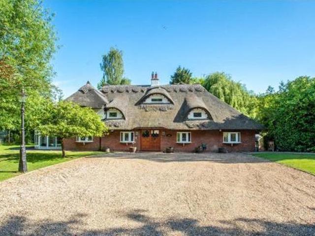 6 Bedroom Detached House For Sale In Stapleford Tawney, Romford
