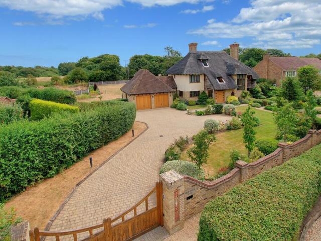 6 bedroom detached house for sale in Stonerock Close, Sturry, Canterbury, CT2