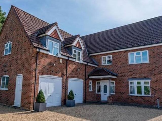 6 bedroom detached house for sale in Swaffham PE37