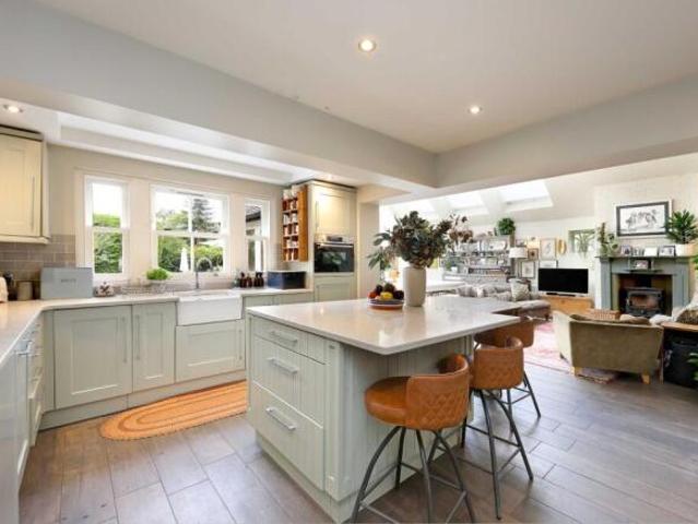 6 bedroom detached house for sale in Poyle Lane, Burnham, Buckinghamshire, SL1