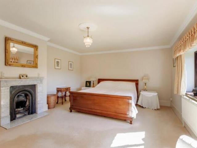 6 bedroom detached house for sale in Philpots Lane, Hildenborough, Tonbridge, Kent, TN11