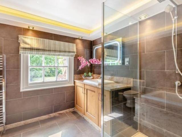 6 bedroom detached house for sale in Pluckley Road, Little Chart, Kent, TN27
