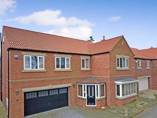 6 bedroom detached house for sale in Ravenscroft Close Back Lane Bilbrough YO23 YO23