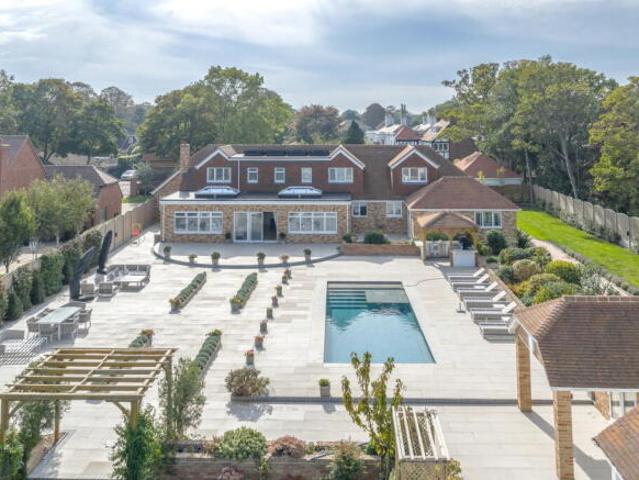 6 bedroom detached house for sale in Reading Street, Broadstairs, CT10 3AX, CT10