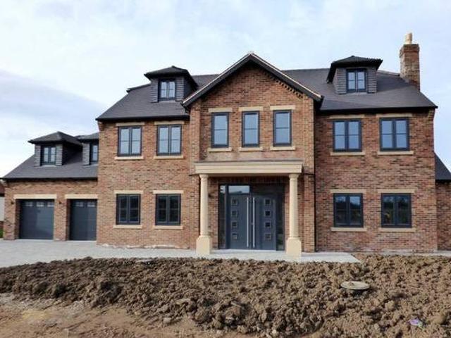 6 bedroom detached house for sale in REDUCED Duke Of Wellington Gardens Wynyard TS22